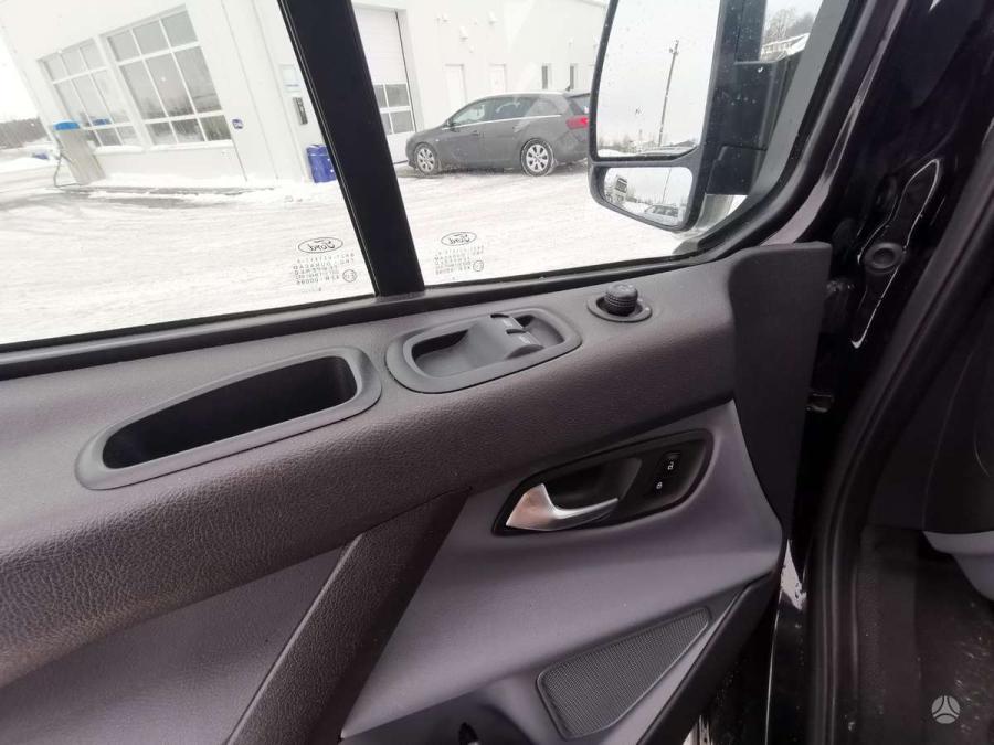 Melns Ford Transit Custom 2017 Mažeikiai, ar dzinēja tilpumu 2.00 L un nobraukumu 201 tūkst. km par 15250 €, foto 6 vietnē AUTOMOTO.COM.LV