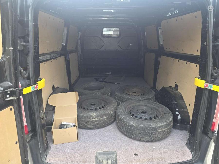 Melns Ford Transit Custom 2017 Marijampole, ar dzinēja tilpumu 2.00 L un nobraukumu 280 tūkst. km par 4550 €, foto 12 vietnē AUTOMOTO.COM.LV