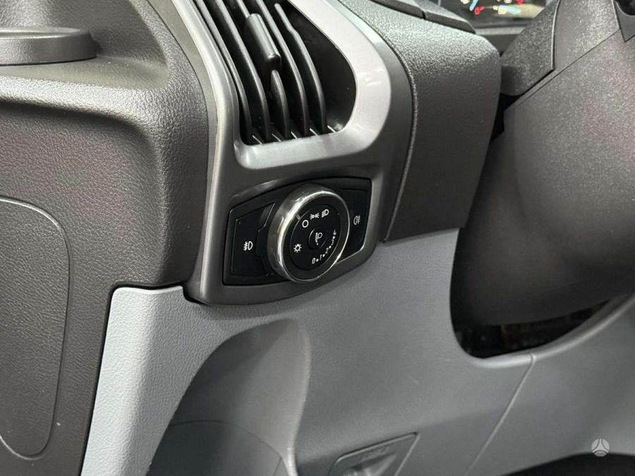 Black Ford Transit Custom 2017 in Marijampole, with an engine capacity of 2.00 L and mileage of 216 thousand km for 12700 €, photo 22 on AUTOMOTO.COM.LV