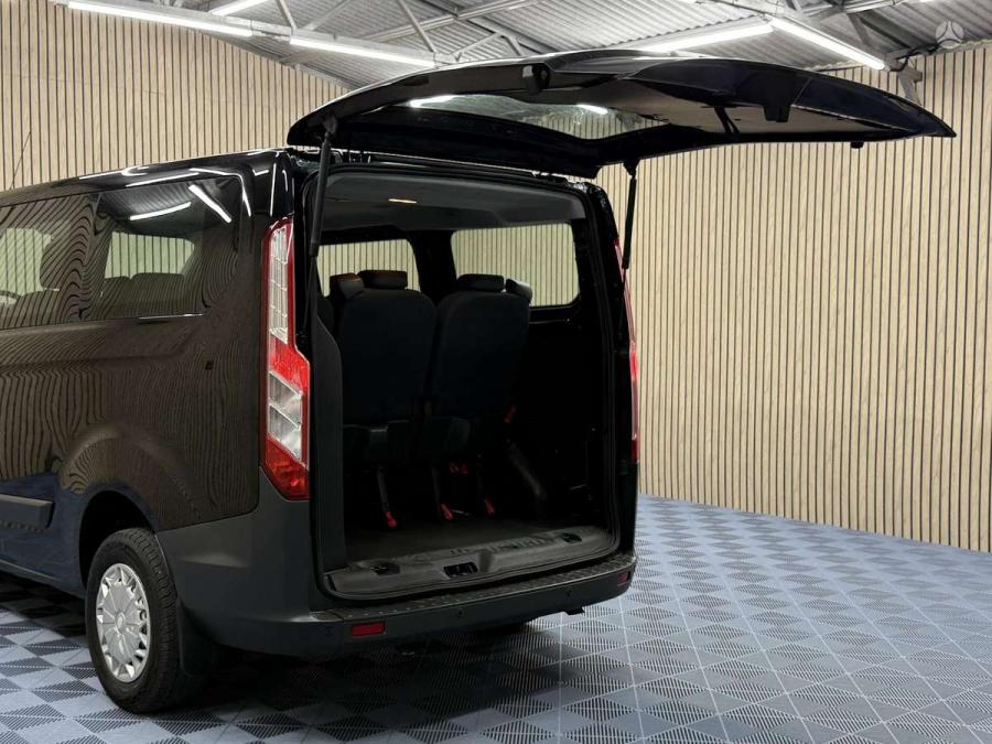 Black Ford Transit Custom 2017 in Marijampole, with an engine capacity of 2.00 L and mileage of 216 thousand km for 12700 €, photo 9 on AUTOMOTO.COM.LV