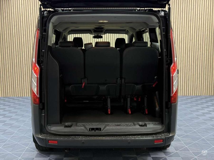 Black Ford Transit Custom 2017 in Marijampole, with an engine capacity of 2.00 L and mileage of 216 thousand km for 12700 €, photo 10 on AUTOMOTO.COM.LV