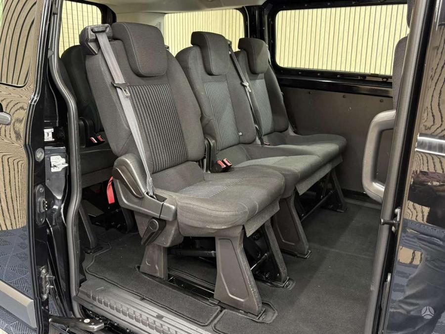 Black Ford Transit Custom 2017 in Marijampole, with an engine capacity of 2.00 L and mileage of 216 thousand km for 12700 €, photo 13 on AUTOMOTO.COM.LV