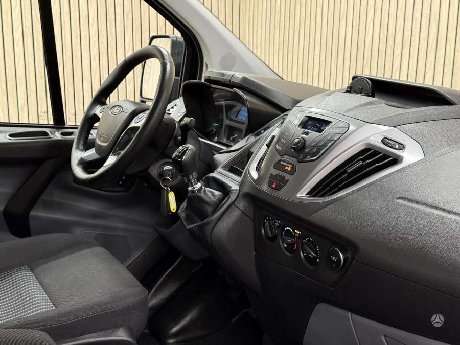 Black Ford Transit Custom 2017 in Marijampole, with an engine capacity of 2.00 L and mileage of 216 thousand km for 12700 €, photo 17 on AUTOMOTO.COM.LV
