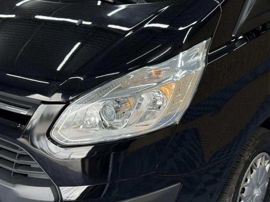 Black Ford Transit Custom 2017 in Marijampole, with an engine capacity of 2.00 L and mileage of 216 thousand km for 12700 €, photo 35 on AUTOMOTO.COM.LV
