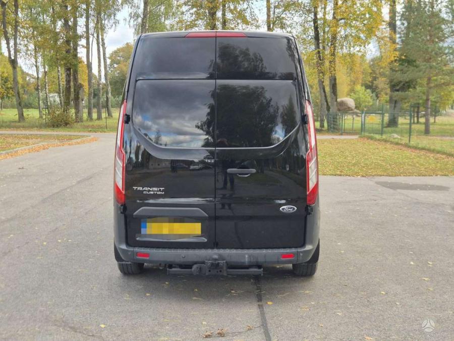 Black Ford Transit Custom 2017 in Taurage, with an engine capacity of 2.00 L and mileage of 250 thousand km for 6500 €, photo 7 on AUTOMOTO.COM.LV