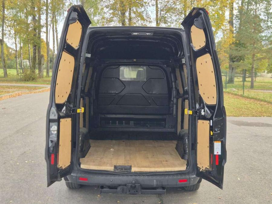 Black Ford Transit Custom 2017 in Taurage, with an engine capacity of 2.00 L and mileage of 250 thousand km for 6500 €, photo 8 on AUTOMOTO.COM.LV