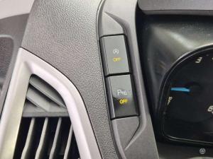 Black Ford Transit Custom 2017 in Taurage, with an engine capacity of 2.00 L and mileage of 250 thousand km for 6500 €, photo 15 on AUTOMOTO.COM.LV