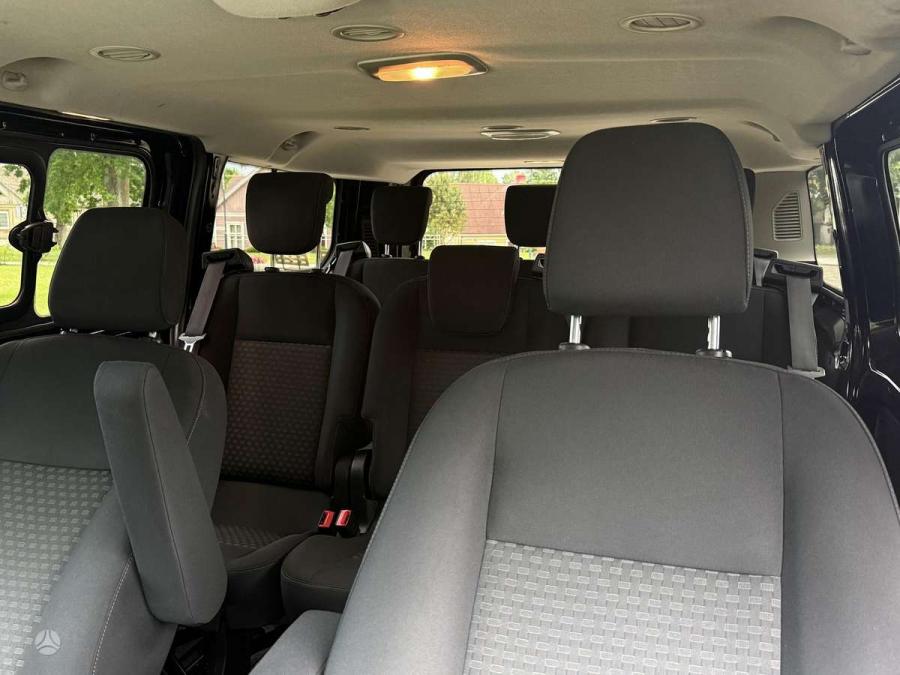 Black Ford Transit Custom 2018 in Kaunas, with an engine capacity of 2.00 L and mileage of 358 thousand km for 12700 €, photo 26 on AUTOMOTO.COM.LV