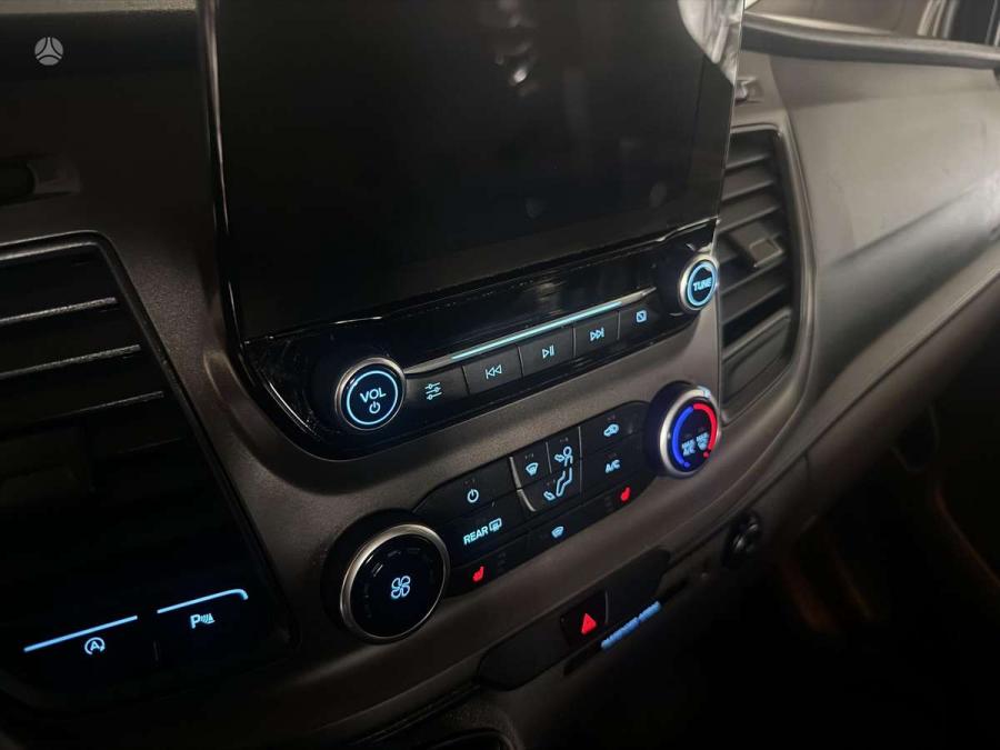 Black Ford Transit Custom 2018 in Kaunas, with an engine capacity of 2.00 L and mileage of 358 thousand km for 12700 €, photo 36 on AUTOMOTO.COM.LV