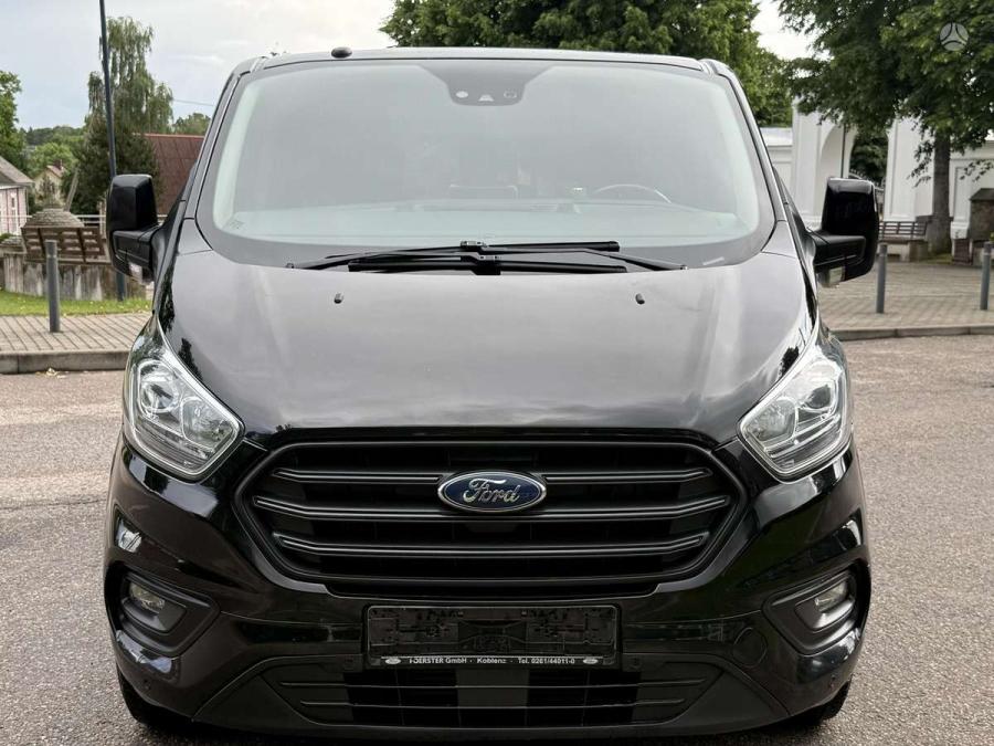 Black Ford Transit Custom 2018 in Kaunas, with an engine capacity of 2.00 L and mileage of 263 thousand km for 12500 €, photo 4 on AUTOMOTO.COM.LV