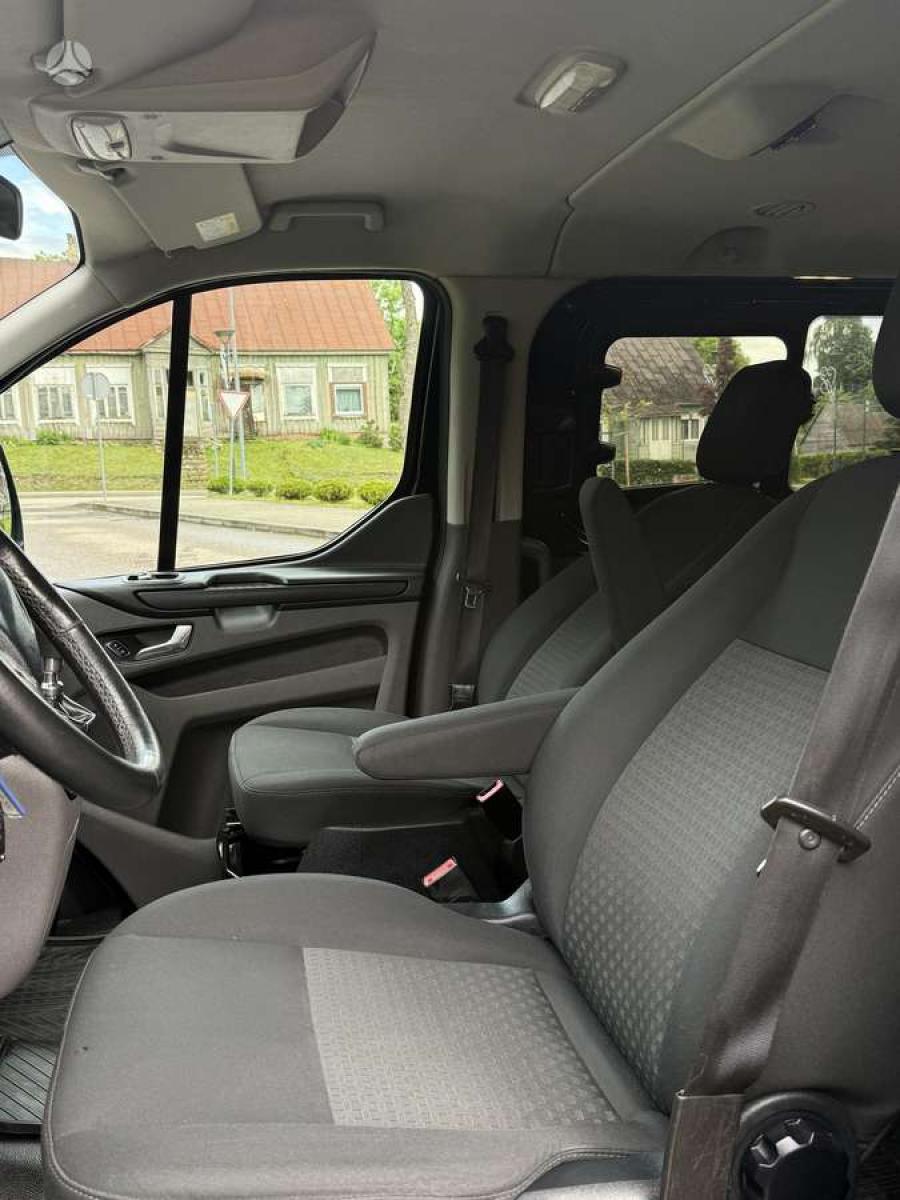 Black Ford Transit Custom 2018 in Kaunas, with an engine capacity of 2.00 L and mileage of 263 thousand km for 12500 €, photo 31 on AUTOMOTO.COM.LV