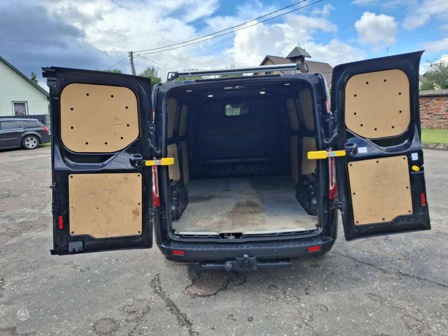 Melns Ford Transit Custom 2019 Jurbarkas, ar dzinēja tilpumu 2.00 L un nobraukumu 227 tūkst. km par 11300 €, foto 8 vietnē AUTOMOTO.COM.LV