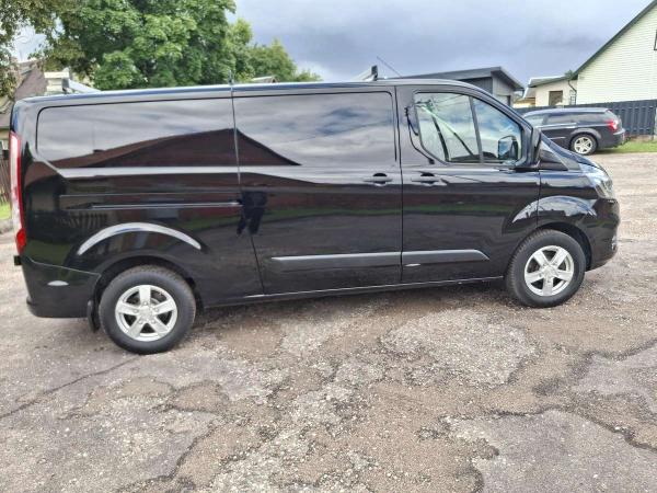 Black Ford Transit Custom 2019 in Jurbarkas, with an engine capacity of 2.00 L and mileage of 227 thousand km for 11300 €, photo 10 on AUTOMOTO.COM.LV