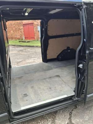 Melns Ford Transit Custom 2019 Jurbarkas, ar dzinēja tilpumu 2.00 L un nobraukumu 227 tūkst. km par 11300 €, foto 17 vietnē AUTOMOTO.COM.LV