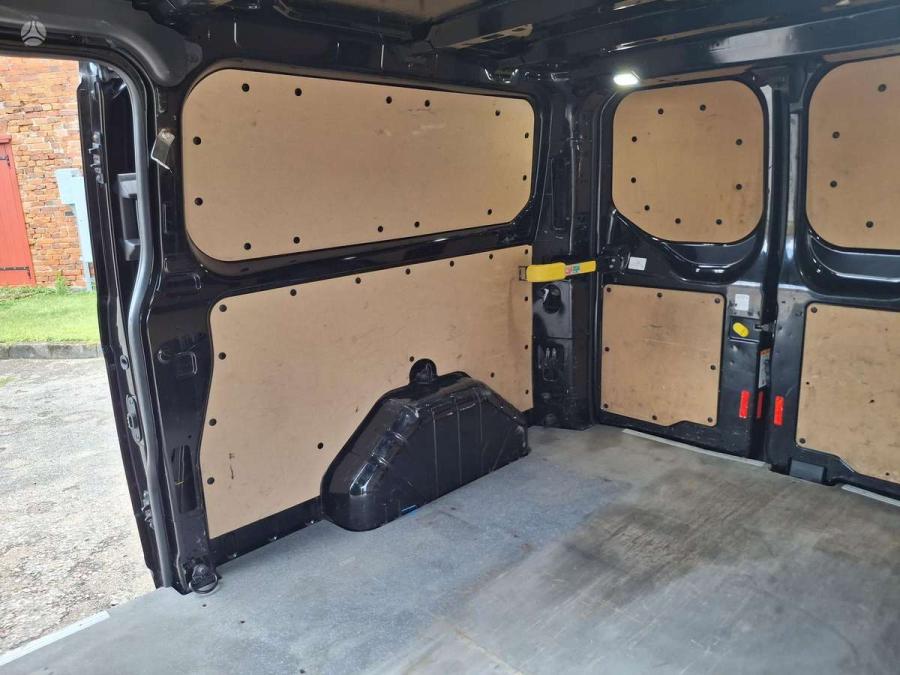 Melns Ford Transit Custom 2019 Jurbarkas, ar dzinēja tilpumu 2.00 L un nobraukumu 227 tūkst. km par 11300 €, foto 18 vietnē AUTOMOTO.COM.LV