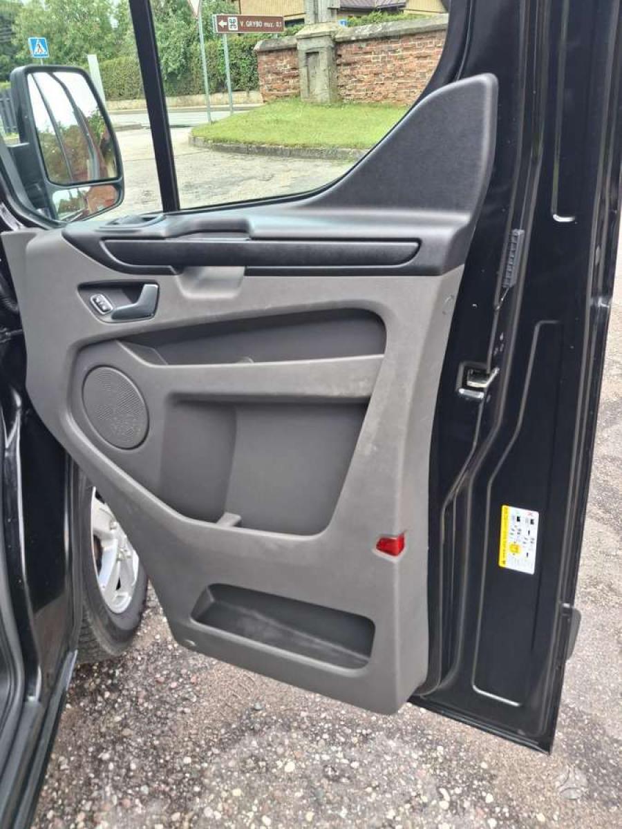 Melns Ford Transit Custom 2019 Jurbarkas, ar dzinēja tilpumu 2.00 L un nobraukumu 227 tūkst. km par 11300 €, foto 28 vietnē AUTOMOTO.COM.LV
