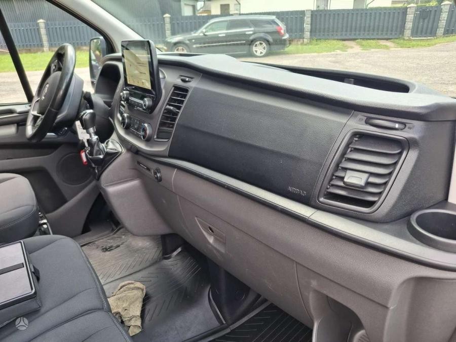 Melns Ford Transit Custom 2019 Jurbarkas, ar dzinēja tilpumu 2.00 L un nobraukumu 227 tūkst. km par 11300 €, foto 29 vietnē AUTOMOTO.COM.LV