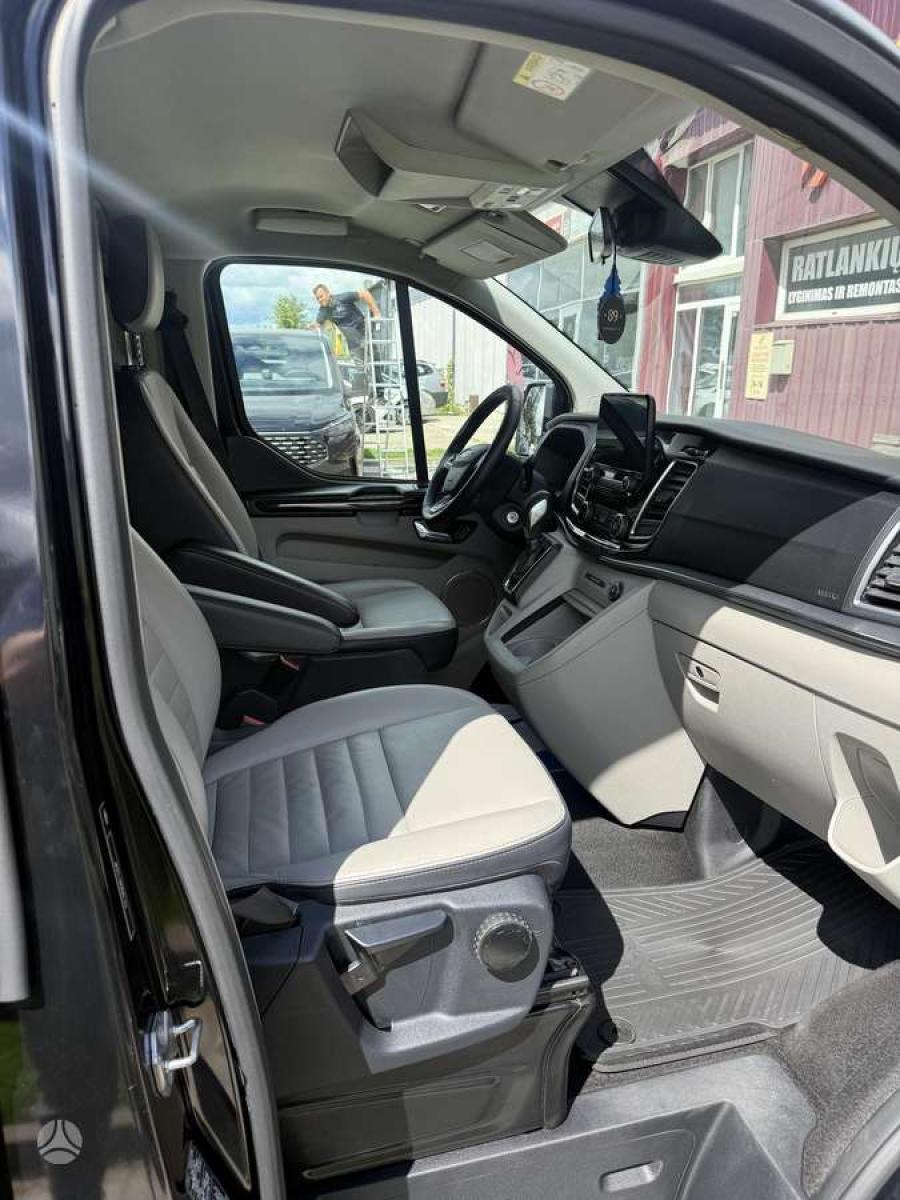 Black Ford Transit Custom 2019 in Kaunas, with an engine capacity of 2.00 L and mileage of 274 thousand km for 14600 €, photo 3 on AUTOMOTO.COM.LV
