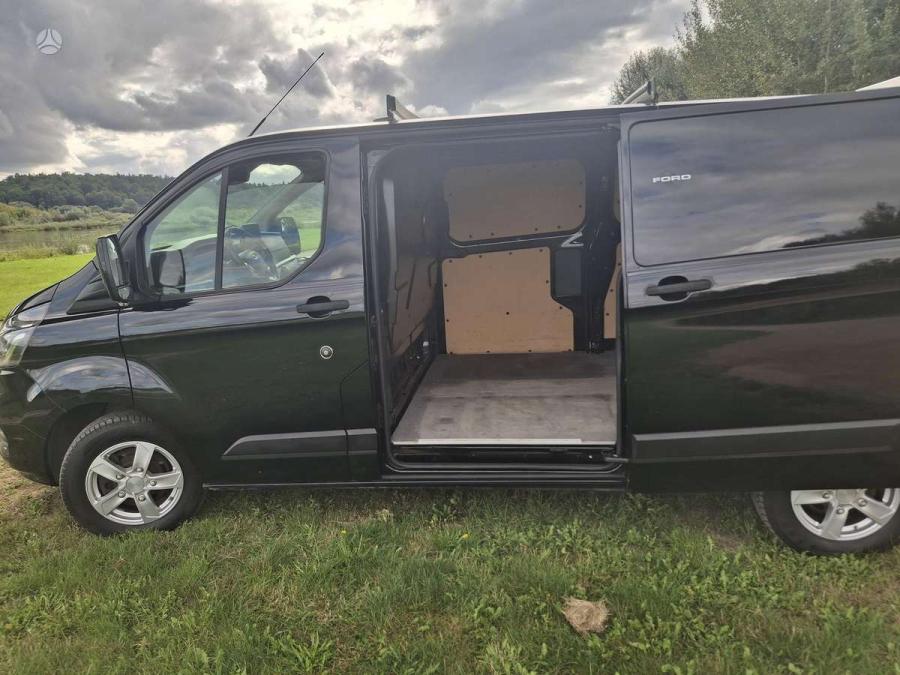 Melns Ford Transit Custom 2019 Jurbarkas, ar dzinēja tilpumu 2.00 L un nobraukumu 227 tūkst. km par 11200 €, foto 5 vietnē AUTOMOTO.COM.LV
