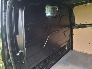 Melns Ford Transit Custom 2019 Jurbarkas, ar dzinēja tilpumu 2.00 L un nobraukumu 227 tūkst. km par 11200 €, foto 19 vietnē AUTOMOTO.COM.LV