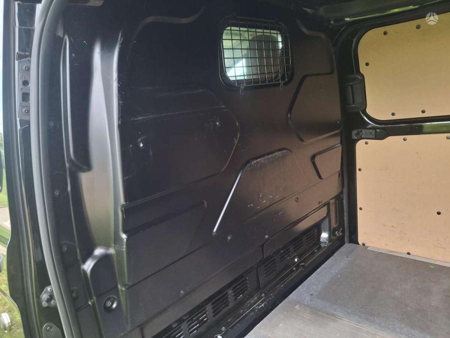 Melns Ford Transit Custom 2019 Jurbarkas, ar dzinēja tilpumu 2.00 L un nobraukumu 227 tūkst. km par 11200 €, foto 19 vietnē AUTOMOTO.COM.LV