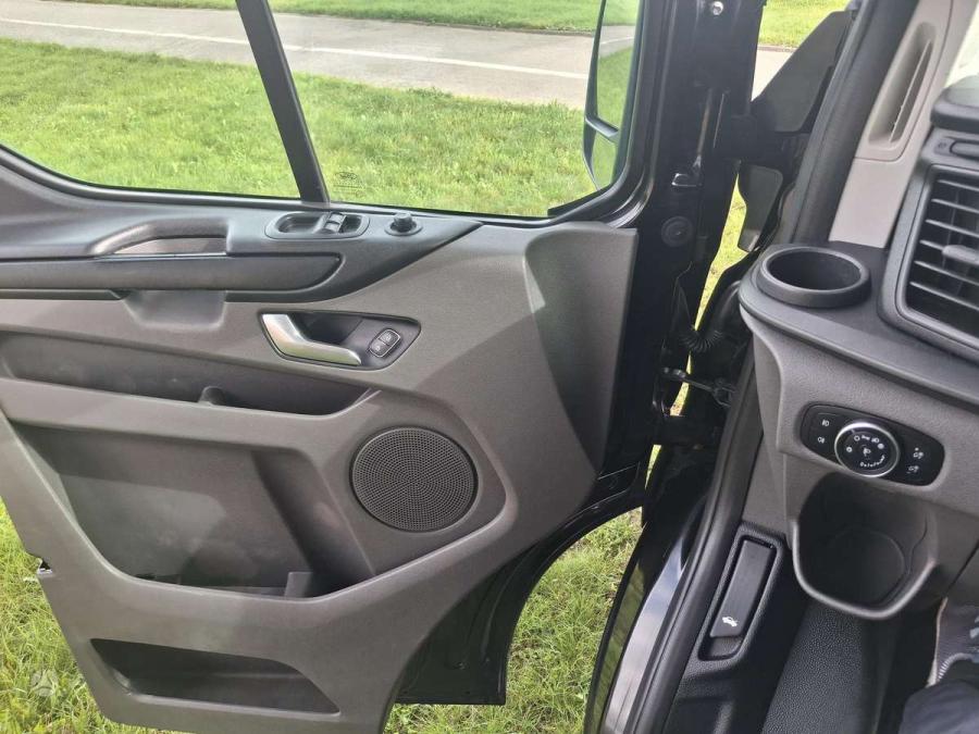 Melns Ford Transit Custom 2019 Jurbarkas, ar dzinēja tilpumu 2.00 L un nobraukumu 227 tūkst. km par 11200 €, foto 31 vietnē AUTOMOTO.COM.LV
