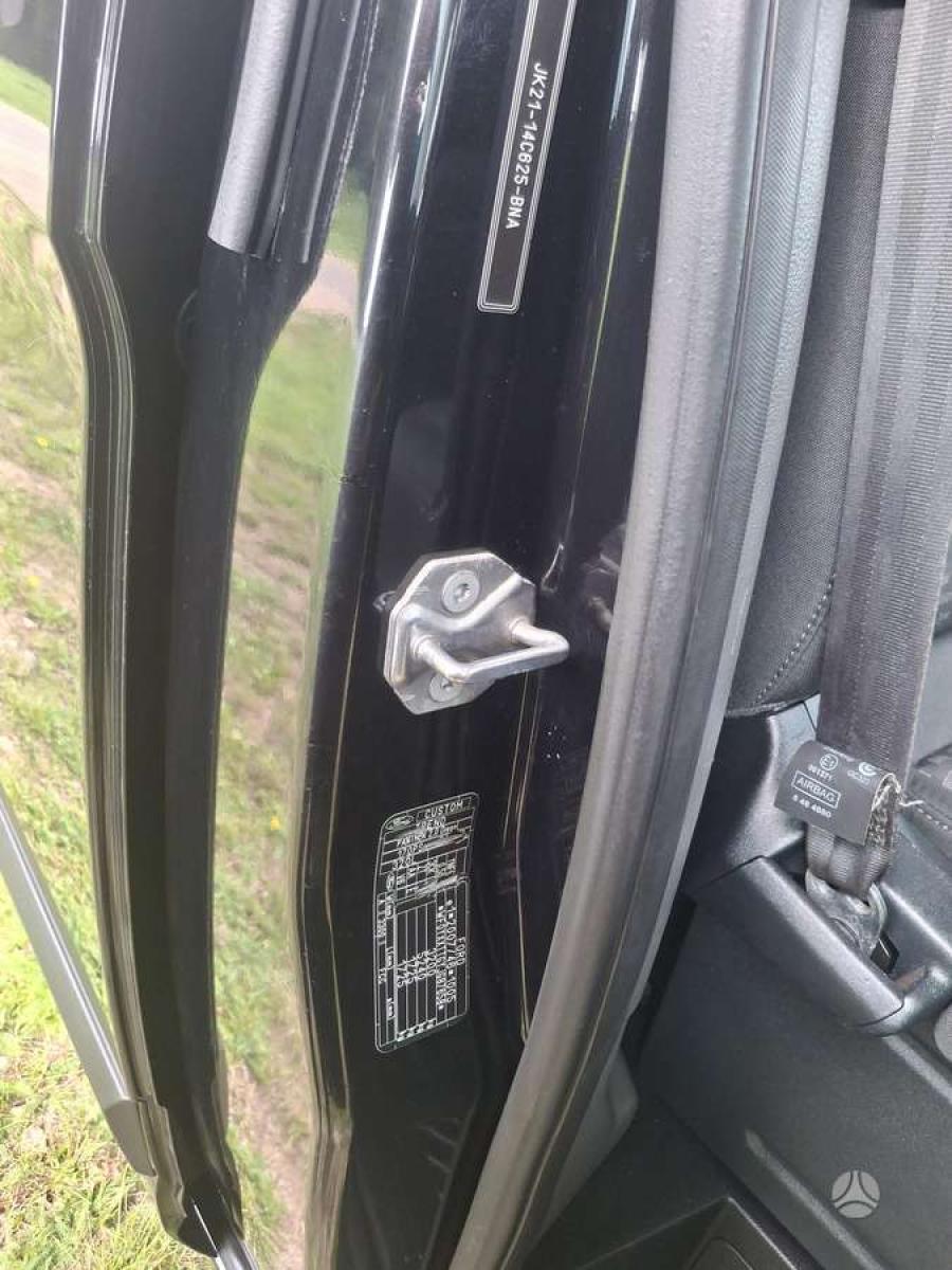 Melns Ford Transit Custom 2019 Jurbarkas, ar dzinēja tilpumu 2.00 L un nobraukumu 227 tūkst. km par 11200 €, foto 37 vietnē AUTOMOTO.COM.LV