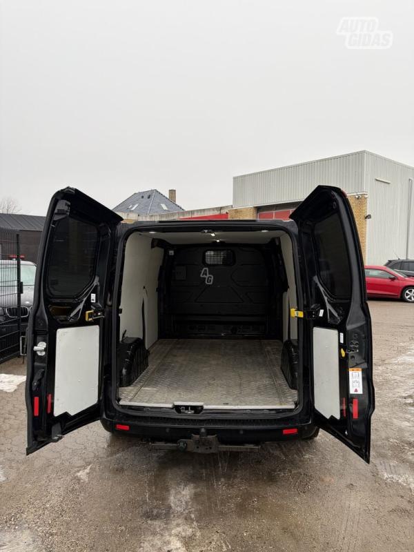 Black Ford Transit Custom 2020 in Vilnius, with an engine capacity of 2.00 L and mileage of 216 thousand km for 12900 €, photo 7 on AUTOMOTO.COM.LV