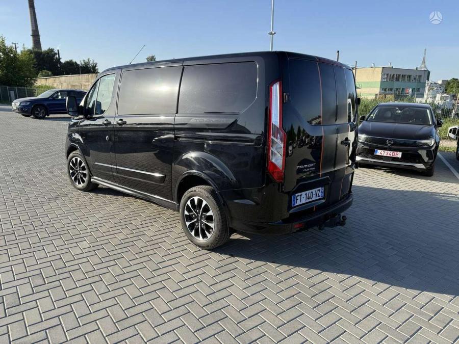 Black Ford Transit Custom 2020 in Taurage, with an engine capacity of 2.00 L and mileage of 300 thousand km for 14500 €, photo 5 on AUTOMOTO.COM.LV
