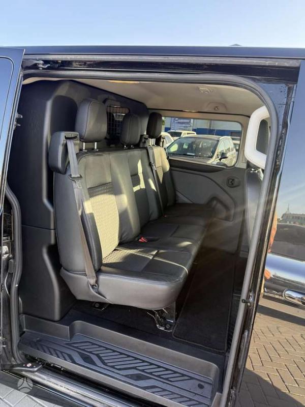 Black Ford Transit Custom 2020 in Taurage, with an engine capacity of 2.00 L and mileage of 300 thousand km for 14500 €, photo 9 on AUTOMOTO.COM.LV