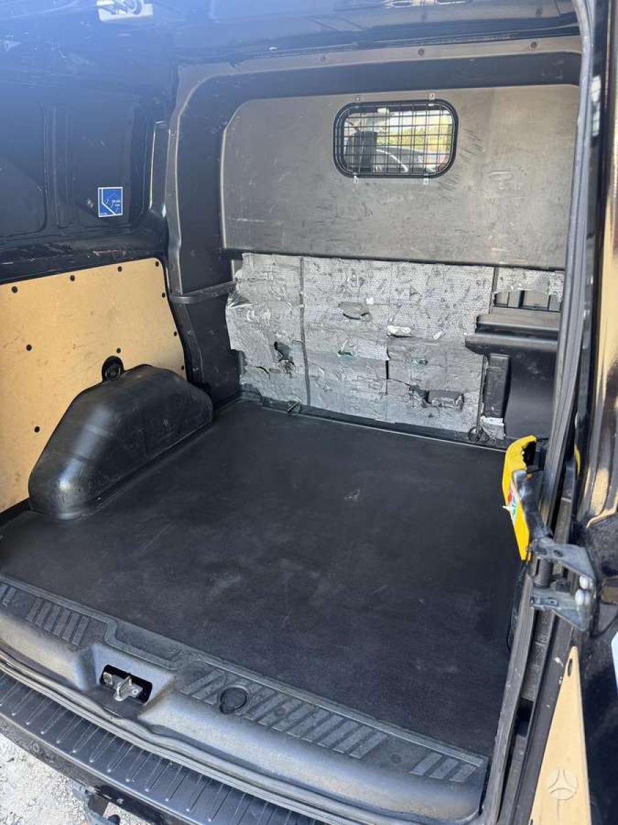 Black Ford Transit Custom 2020 in Taurage, with an engine capacity of 2.00 L and mileage of 300 thousand km for 14500 €, photo 13 on AUTOMOTO.COM.LV