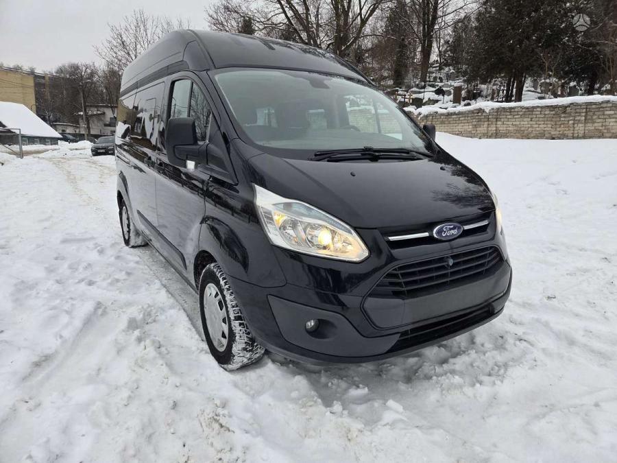 Black Ford Transit Custom 2015 in Vilnius, with an engine capacity of 2.20 L and mileage of 257 thousand km for 11700 €, photo 1 on AUTOMOTO.COM.LV