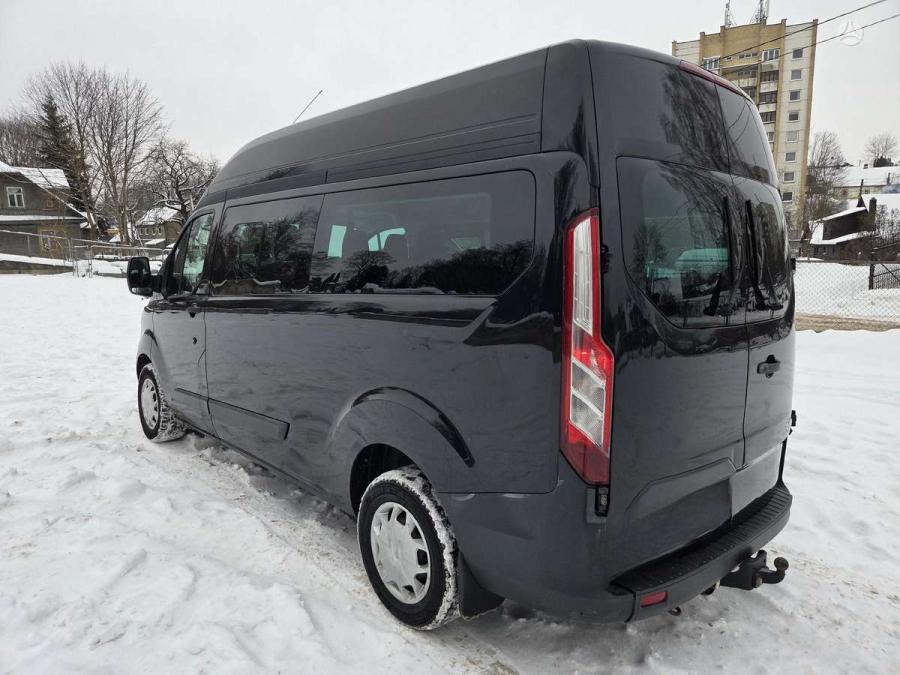 Black Ford Transit Custom 2015 in Vilnius, with an engine capacity of 2.20 L and mileage of 257 thousand km for 11700 €, photo 5 on AUTOMOTO.COM.LV