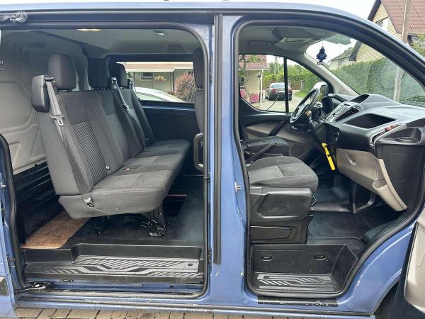Blue Ford Transit Custom 2012 in Jonava, with an engine capacity of 2.20 L and mileage of 323 thousand km for 4950 €, photo 10 on AUTOMOTO.COM.LV