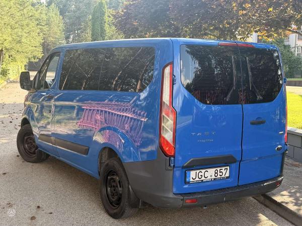 Blue Ford Transit Custom 2013 in Vilnius, with an engine capacity of 2.20 L and mileage of 327 thousand km for 8500 €, photo 5 on AUTOMOTO.COM.LV