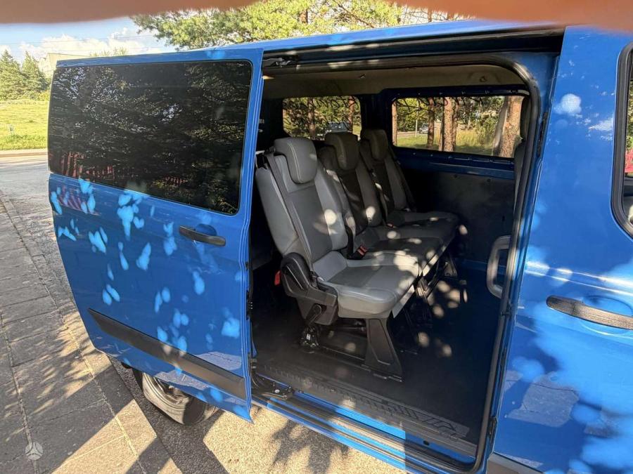 Blue Ford Transit Custom 2013 in Vilnius, with an engine capacity of 2.20 L and mileage of 327 thousand km for 8500 €, photo 18 on AUTOMOTO.COM.LV
