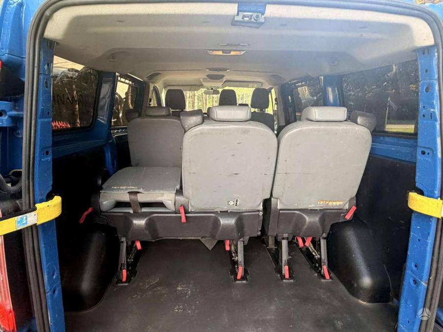 Blue Ford Transit Custom 2013 in Vilnius, with an engine capacity of 2.20 L and mileage of 327 thousand km for 8500 €, photo 21 on AUTOMOTO.COM.LV