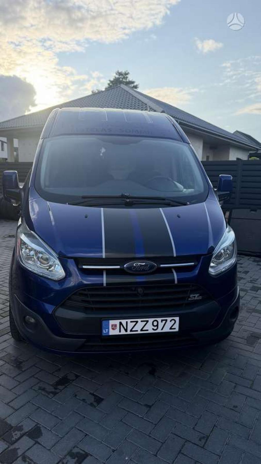 Blue Ford Transit Custom 2014 in Vilnius, with an engine capacity of 2.20 L and mileage of 310 thousand km for 7800 €, photo 1 on AUTOMOTO.COM.LV