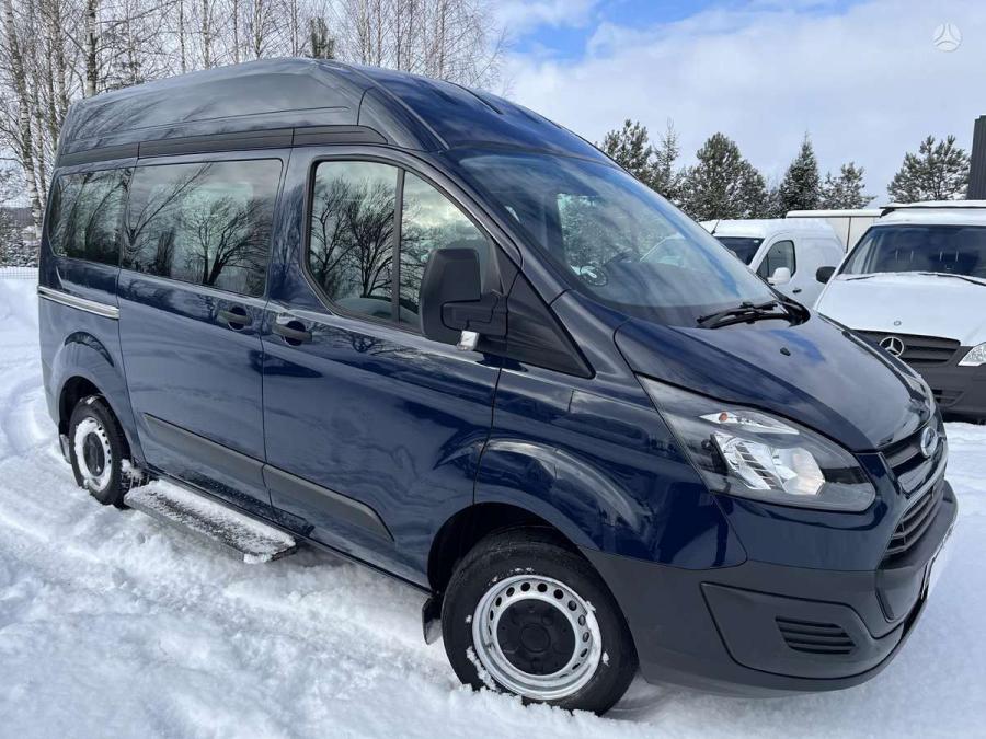 Blue Ford Transit Custom 2015 in Taurage, with an engine capacity of 2.20 L and mileage of 159 thousand km for 8500 €, photo 1 on AUTOMOTO.COM.LV