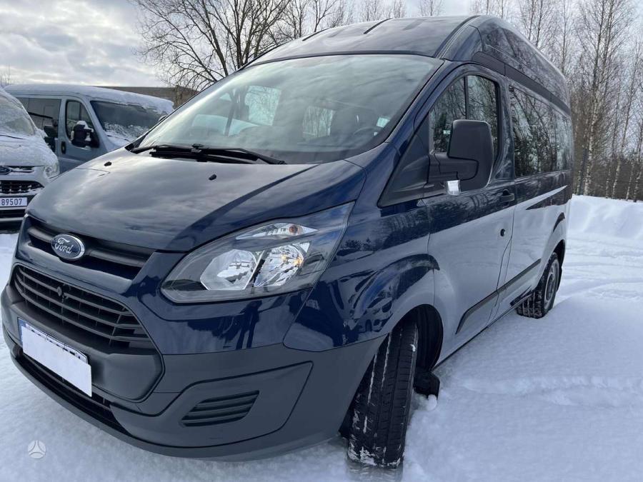 Blue Ford Transit Custom 2015 in Taurage, with an engine capacity of 2.20 L and mileage of 159 thousand km for 8500 €, photo 3 on AUTOMOTO.COM.LV