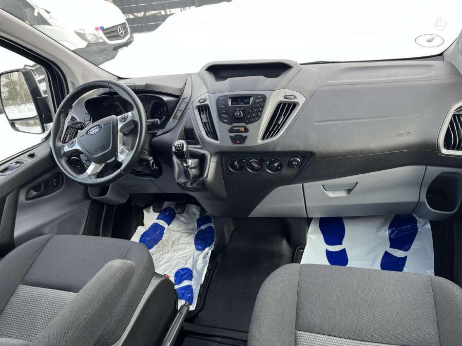 Blue Ford Transit Custom 2015 in Taurage, with an engine capacity of 2.20 L and mileage of 159 thousand km for 8500 €, photo 9 on AUTOMOTO.COM.LV