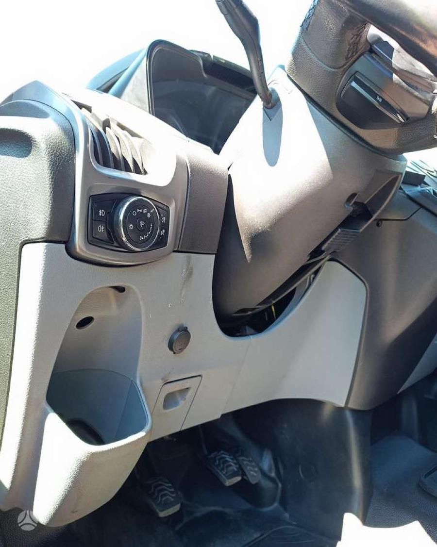 Zils Ford Transit Custom 2015 Klaipėda, ar dzinēja tilpumu 2.20 L un nobraukumu 213 tūkst. km par 13500 €, foto 17 vietnē AUTOMOTO.COM.LV