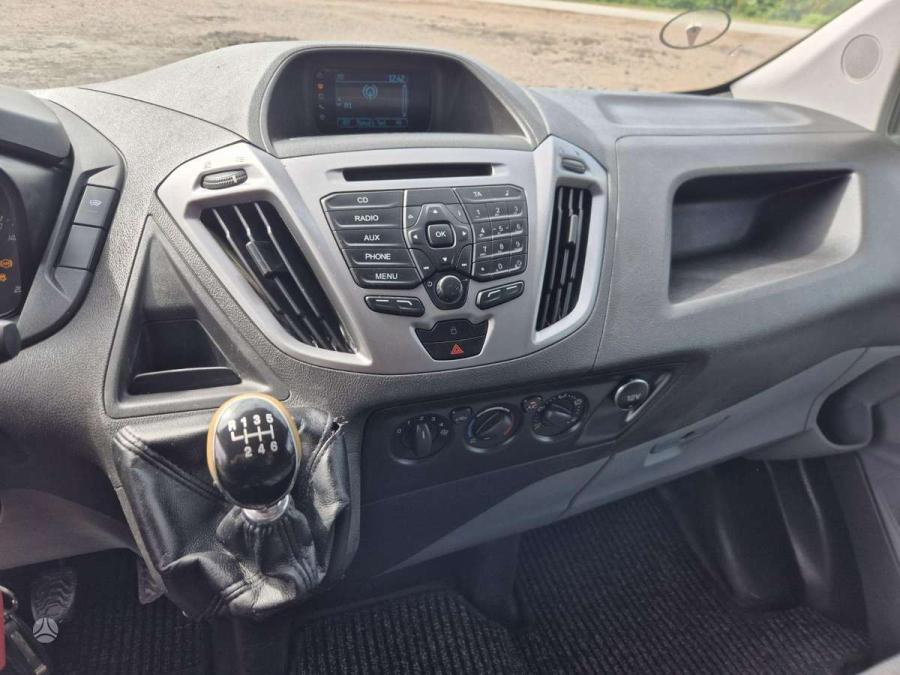 Blue Ford Transit Custom 2015 in Taurage, with an engine capacity of 2.20 L and mileage of 264 thousand km for 4300 €, photo 12 on AUTOMOTO.COM.LV