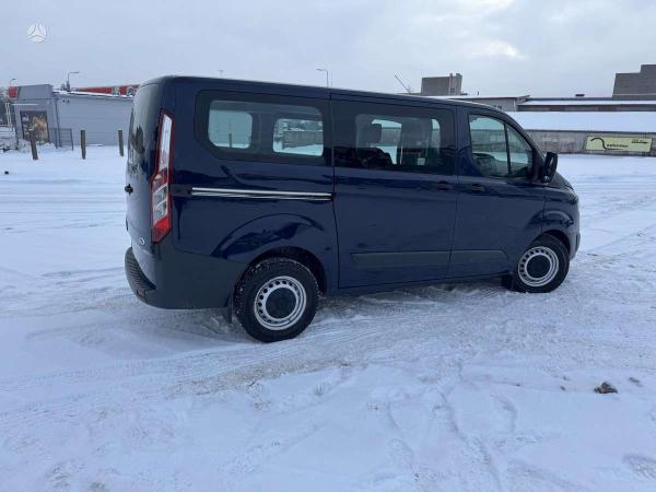 Blue Ford Transit Custom 2018 in Taurage, with an engine capacity of 2.00 L and mileage of 176 thousand km for 9700 €, photo 6 on AUTOMOTO.COM.LV