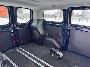 Blue Ford Transit Custom 2018 in Taurage, with an engine capacity of 2.00 L and mileage of 176 thousand km for 9700 €, photo 13 on AUTOMOTO.COM.LV