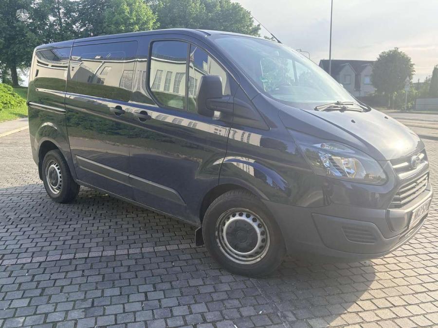 Blue Ford Transit Custom 2018 in Telschi, with an engine capacity of 2.00 L and mileage of 183 thousand km for 13100 €, photo 1 on AUTOMOTO.COM.LV