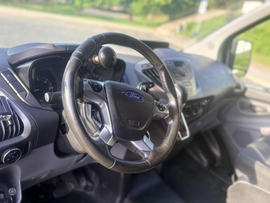 Blue Ford Transit Custom 2018 in Telschi, with an engine capacity of 2.00 L and mileage of 183 thousand km for 13100 €, photo 8 on AUTOMOTO.COM.LV