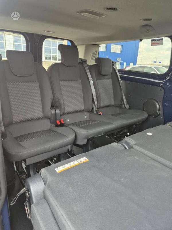 Blue Ford Transit Custom 2018 in Mazeikiai, with an engine capacity of 2.00 L and mileage of 227 thousand km for 11999 €, photo 4 on AUTOMOTO.COM.LV