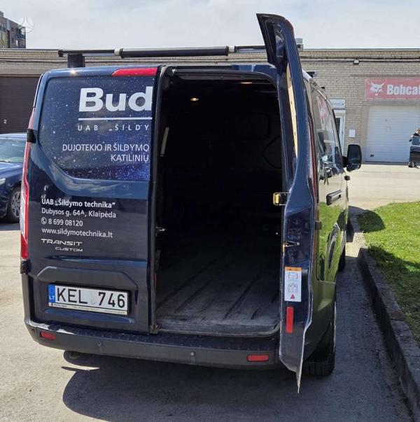 Blue Ford Transit Custom 2018 in Klaipeda, with an engine capacity of 2.00 L and mileage of 321 thousand km for 5900 €, photo 3 on AUTOMOTO.COM.LV