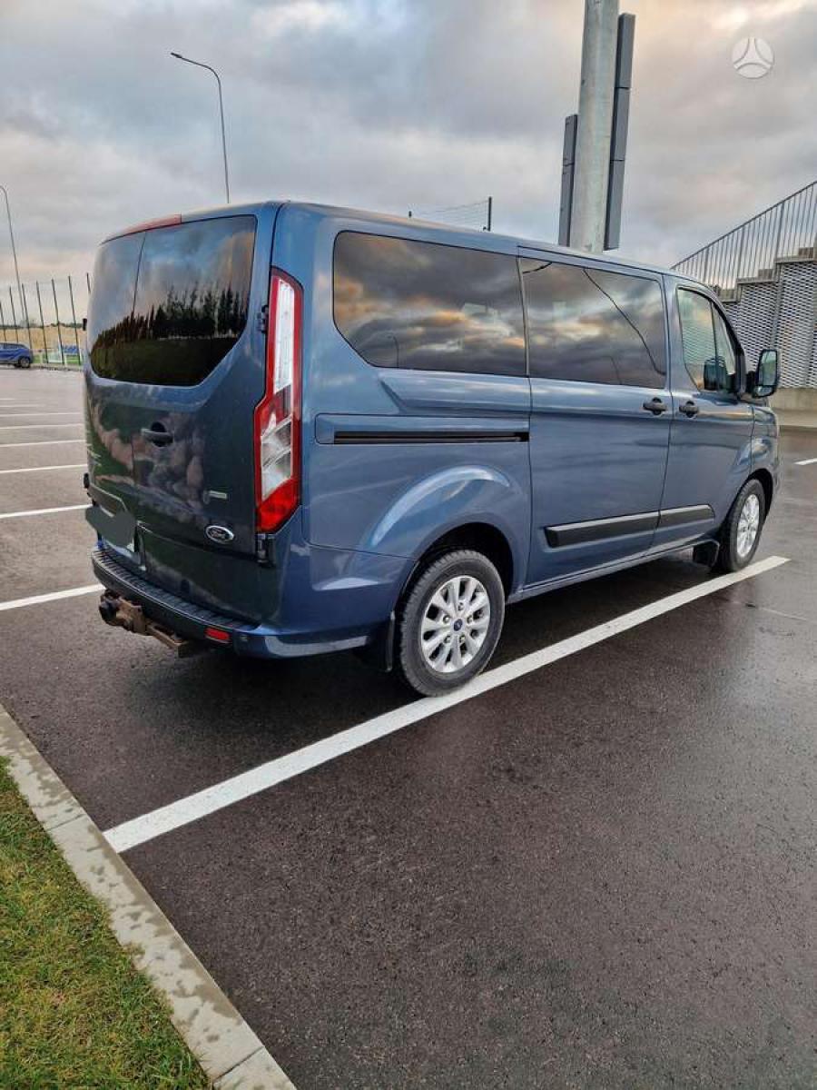 Blue Ford Transit Custom 2019 in Vilnius, with an engine capacity of 2.00 L and mileage of 190 thousand km for 14500 €, photo 5 on AUTOMOTO.COM.LV